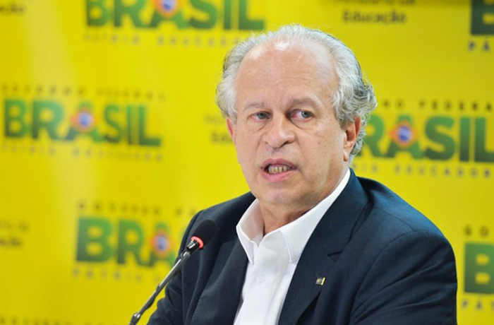 Janine Ribeiro: para governo, educação não é promessa, é ameaça – SINPRO-DF